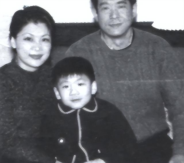 The smash hit Fan Linlin: She lost her parents one after another, and ...