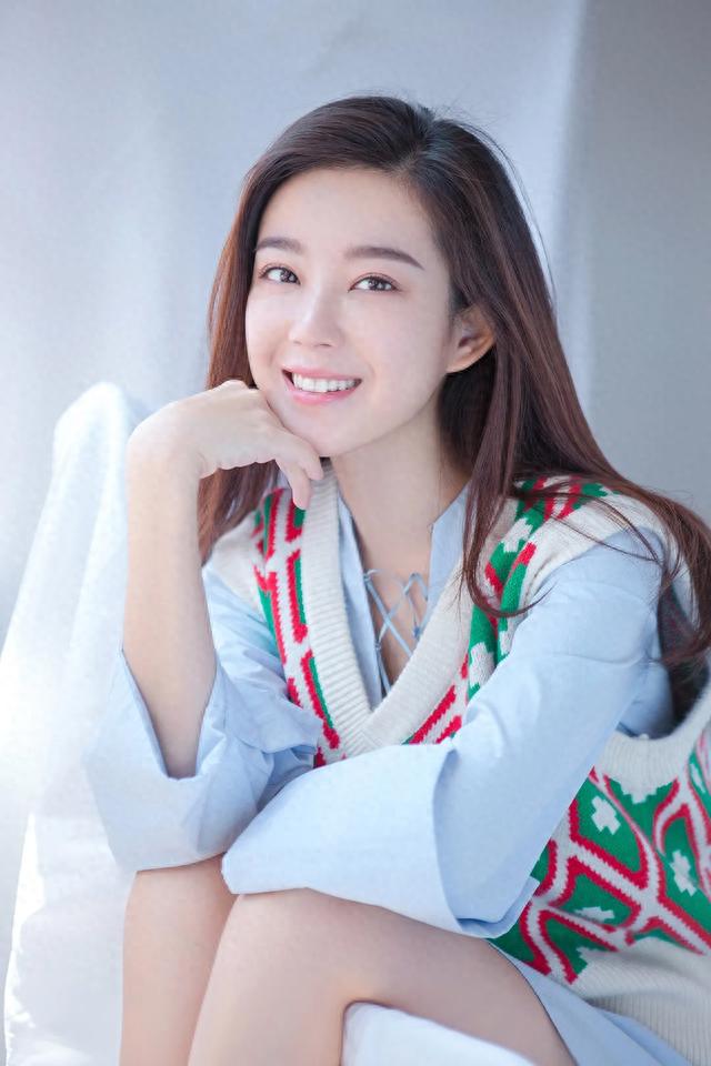 Beautiful actress Tang Xin - iNEWS