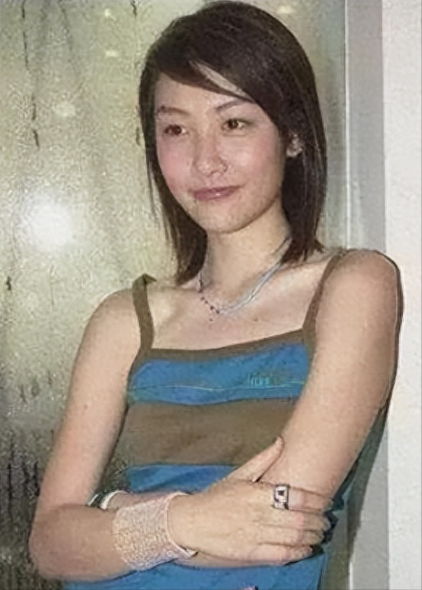 She missed out on a wealthy family because of her nude photos, switched ...