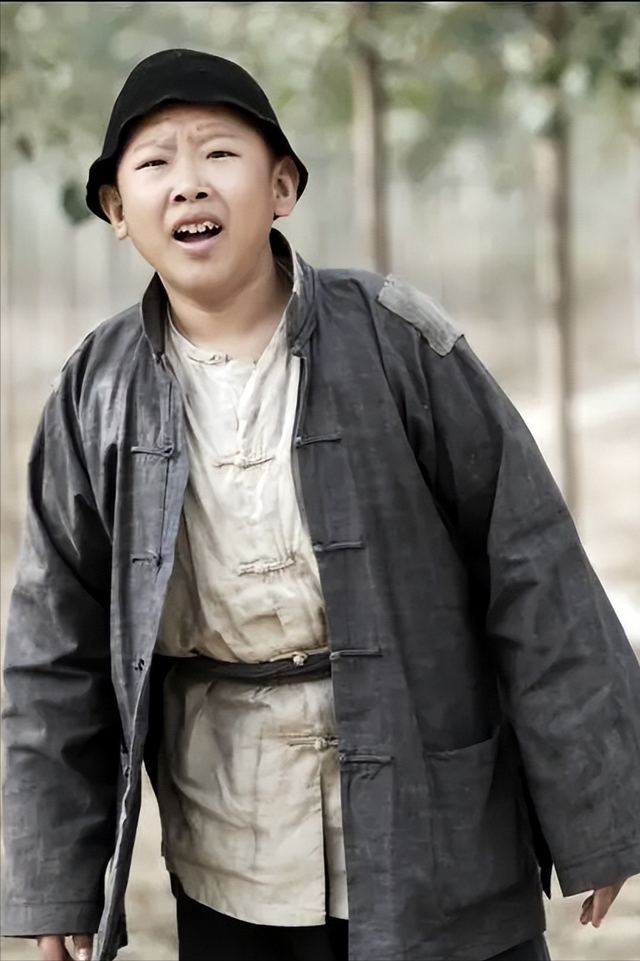 Hou Xiang, who stopped growing at the age of 9 and could only act as a ...