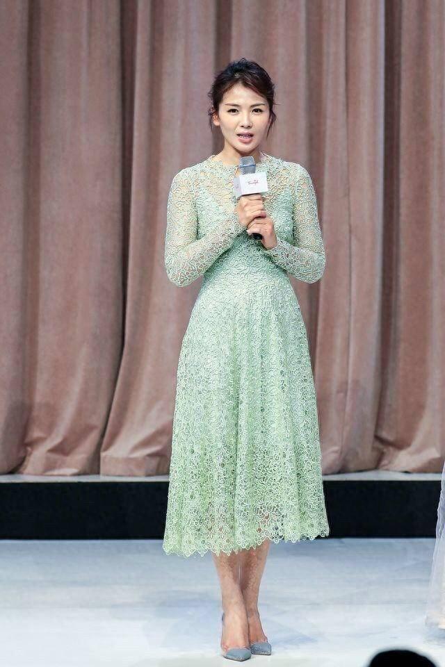 44-year-old Liu Tao was photographed on the street in her true state ...