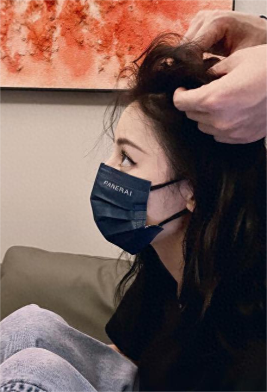 Dilraba shared a photo of her without makeup. Her skin is white and ...