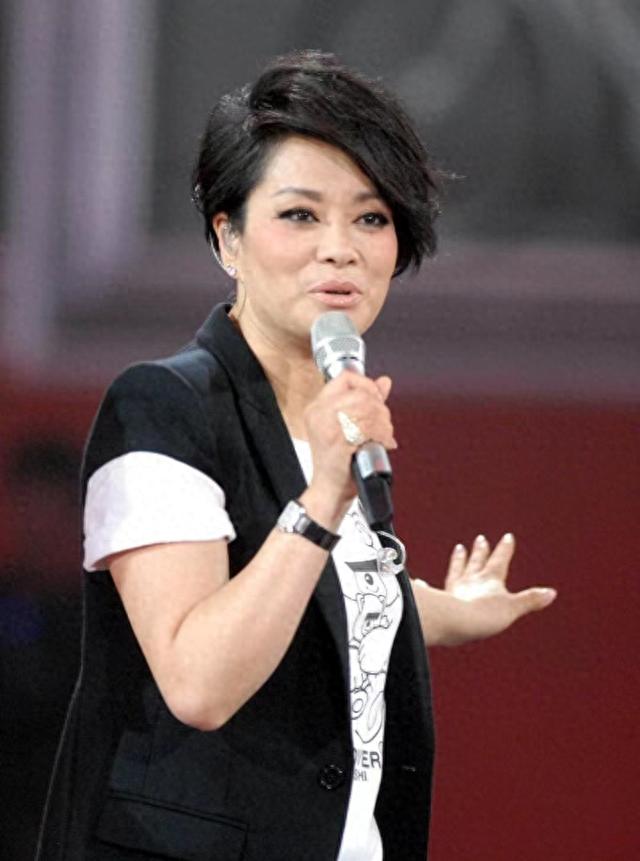 Yang Hongji: I sang the theme song of the Romance of the Three Kingdoms ...