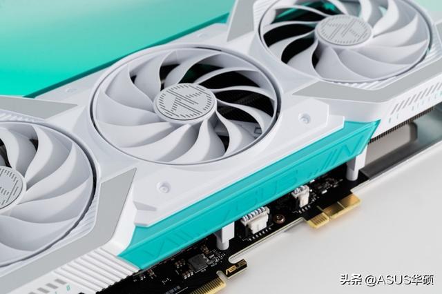 High-looking gaming graphics card! ASUS Tianxuan back-mounted graphics ...