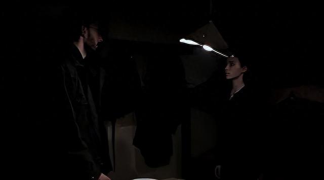 How does the protagonist use facial expressions to convey the character ...