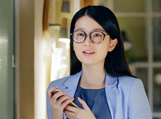 They are obviously beautiful, but they have no aura when it comes to ...