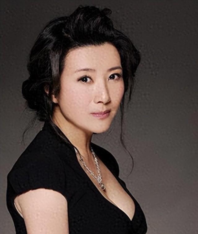 Wang Jing has had no scandals since her debut and has been focusing on ...