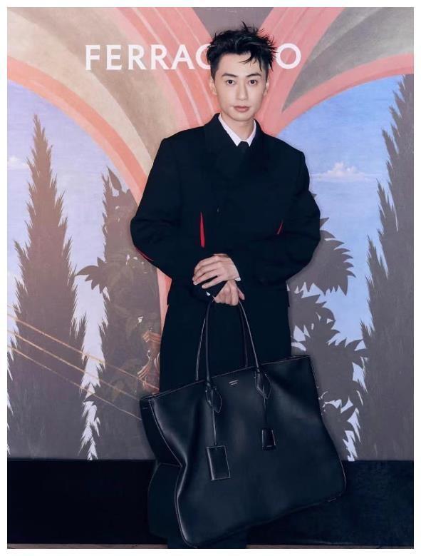 Hong Kong star Lin Haoting committed suicide by burning charcoal in a ...