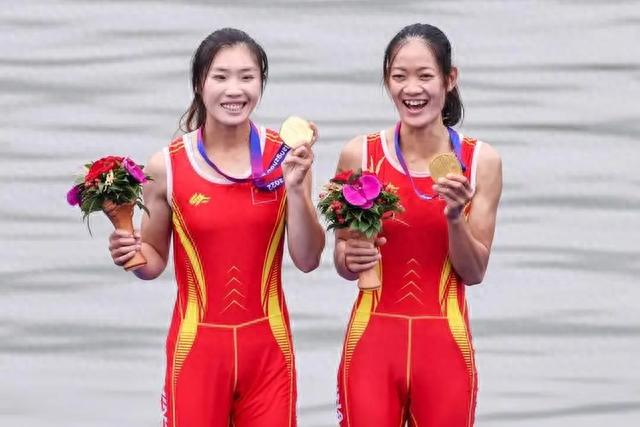 Lu Shiyu/Shen Shuangmei: Thick cocoons wrapped layer by layer, the ...