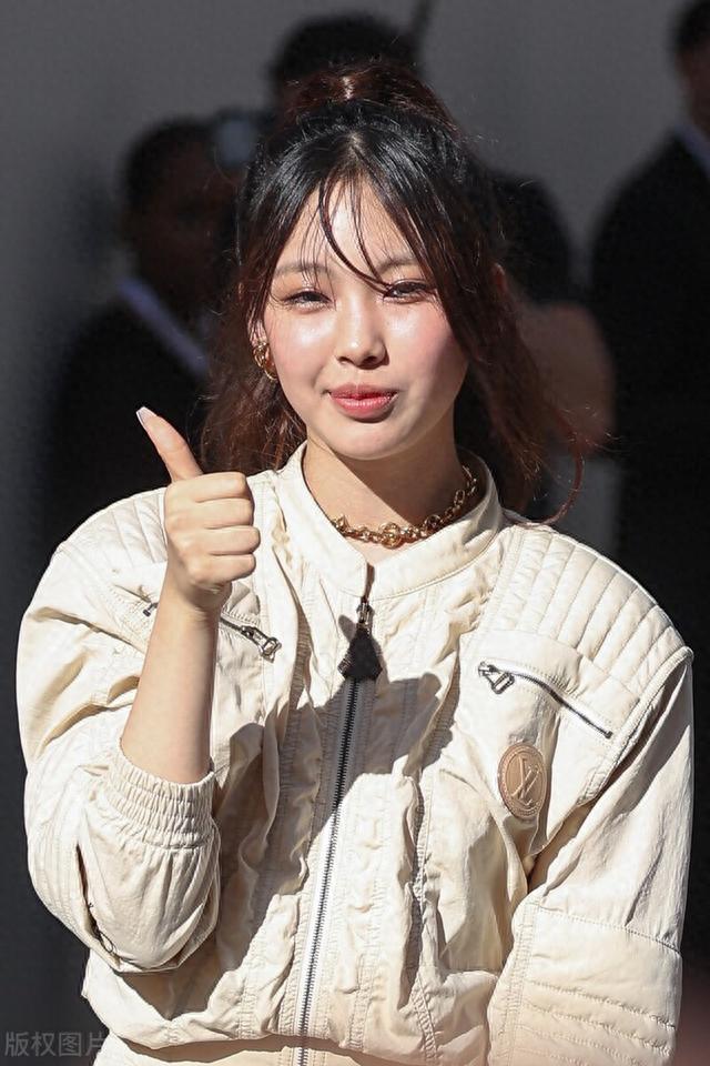 Hyein's every frown and smile show off her Korean style - iNEWS