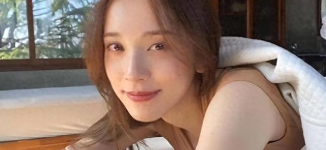 Sayaka Tomaru: Charming Japanese actress! Japanese rich man spends 200 ...