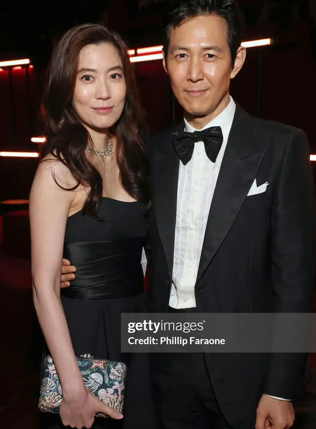 Lin Shiling and her daughter attended the dinner, and Li Yuanzhu was ...