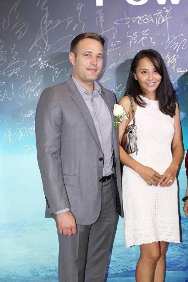 Ma Yashu and her second-married husband show affection. It can be seen ...