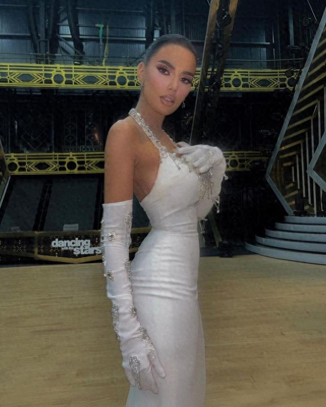 Albania: The famous model Bora Zemani, her enchantment and charm are ...