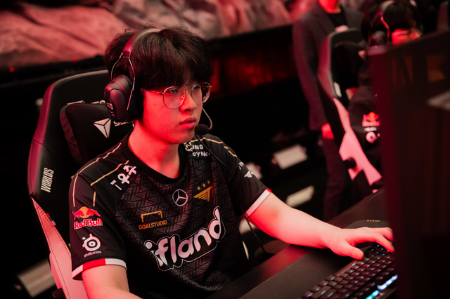 大魔王Fake要成為五冠王了嗎？T1原陣容繼續征戰s14 - 頭條匯