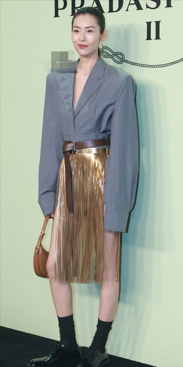 This night in Shanghai, Liu Wen came back domineeringly, Tan Jianci ...