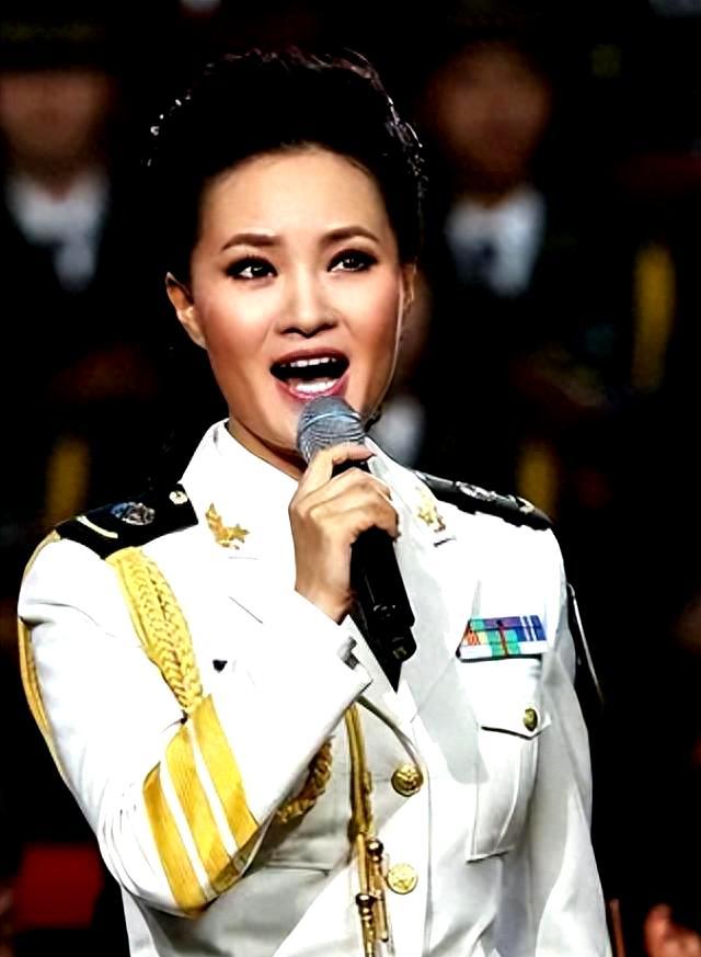 Military singer Lei Jia: She married an engineer husband at the age of ...