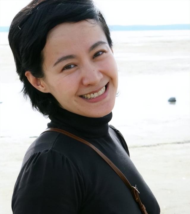 The famous director of Juxue Marriage, who is 13 years older than him ...