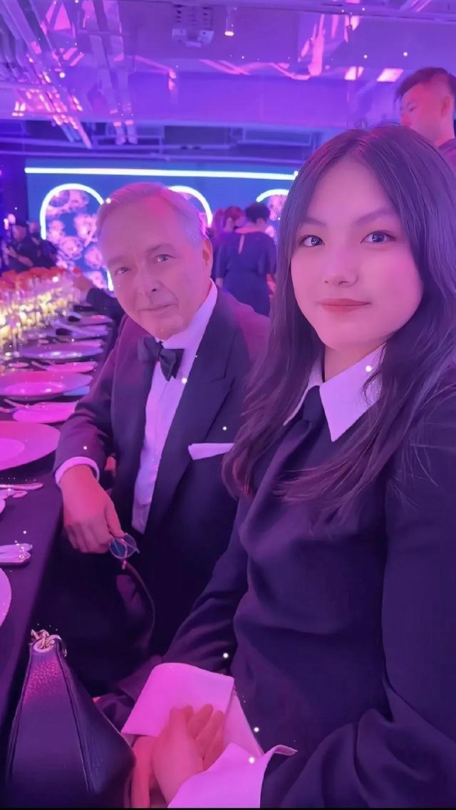 Li Xiang excitedly showed off her daughter's participation in a brand ...