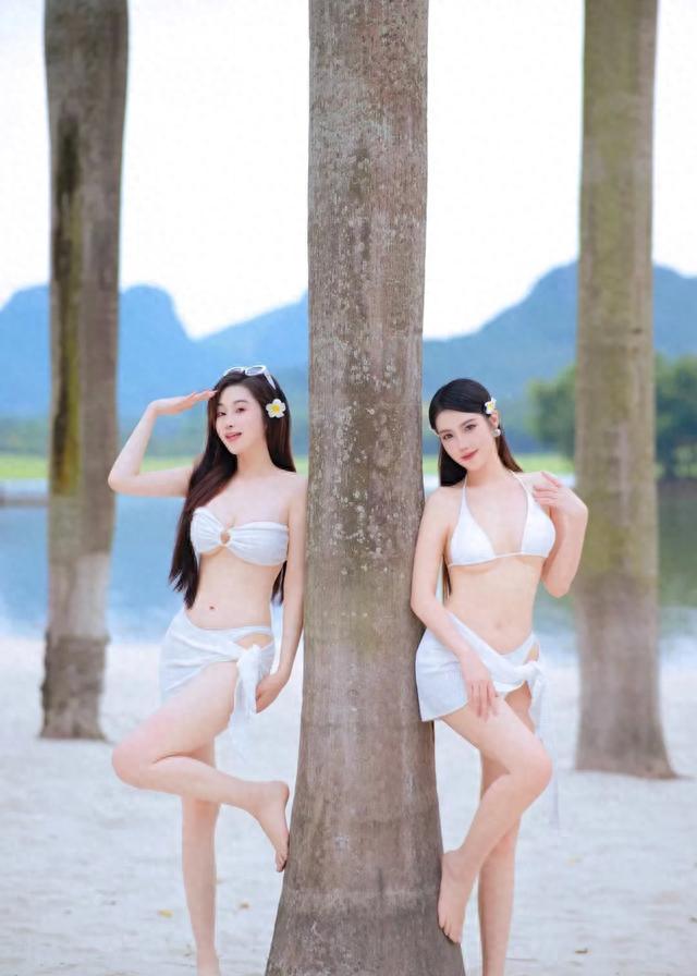 Sisters bikini photos - iNEWS
