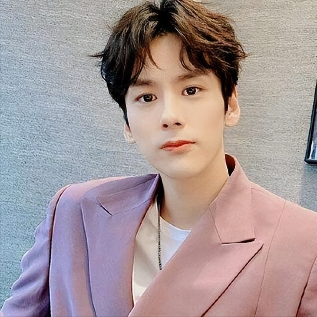 Wei Zheming was cuckolded by his ex-wife and male idol, but he ...