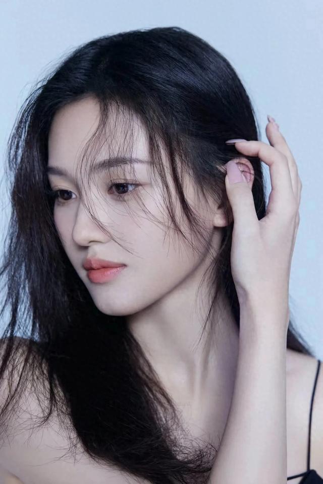 What does a real wealthy daughter look like? Shen Yujie's Xia Shu and Qin Shiyue teach you how ...