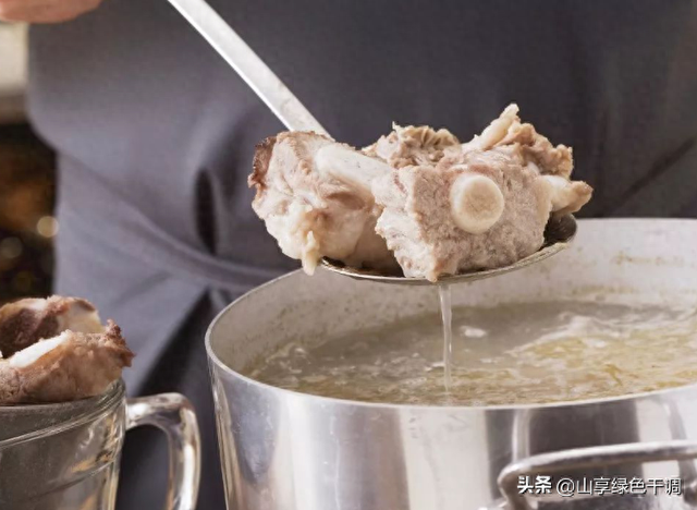 When simmering bone soup, keep in mind the trick of "put two in and don ...